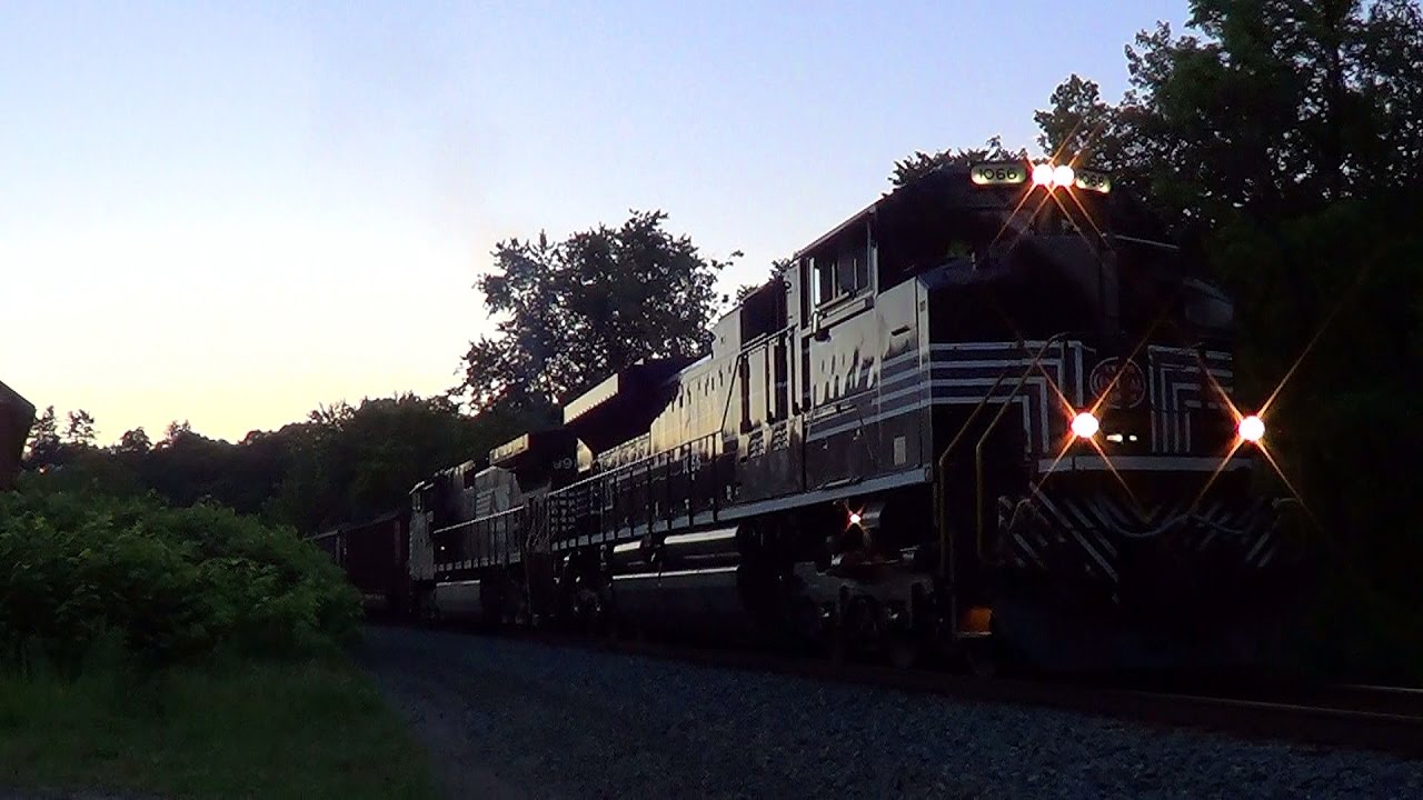New York Central Leading NS Y90 Startup - YouTube