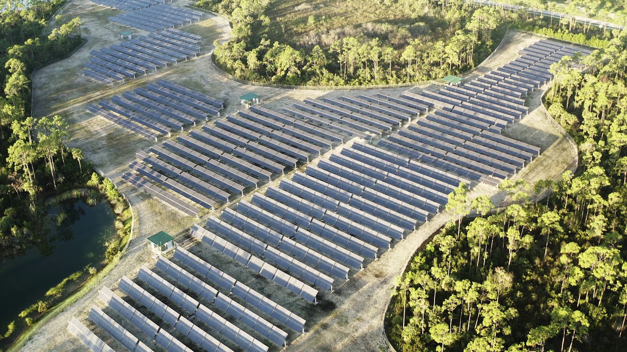 Florida Gulf Coast University Solar Field Aerial Video - YouTube
