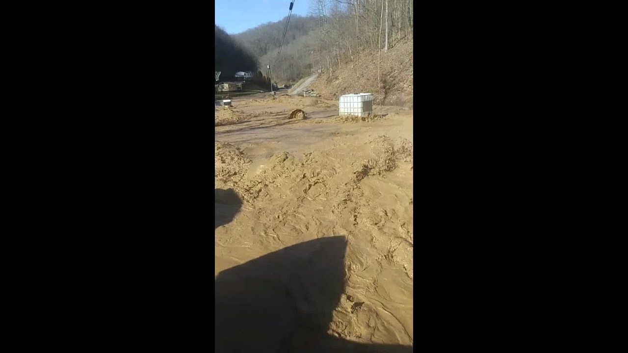 RAW: Mine blowout in Buchanan County, VA - YouTube