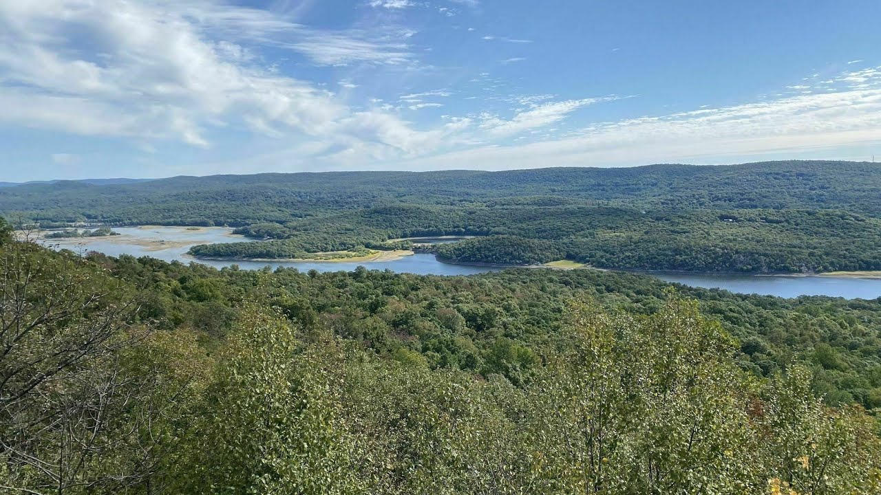 Windbeam Mountain, Bear Mountain, Board Mountain and Lake Rickonda ...