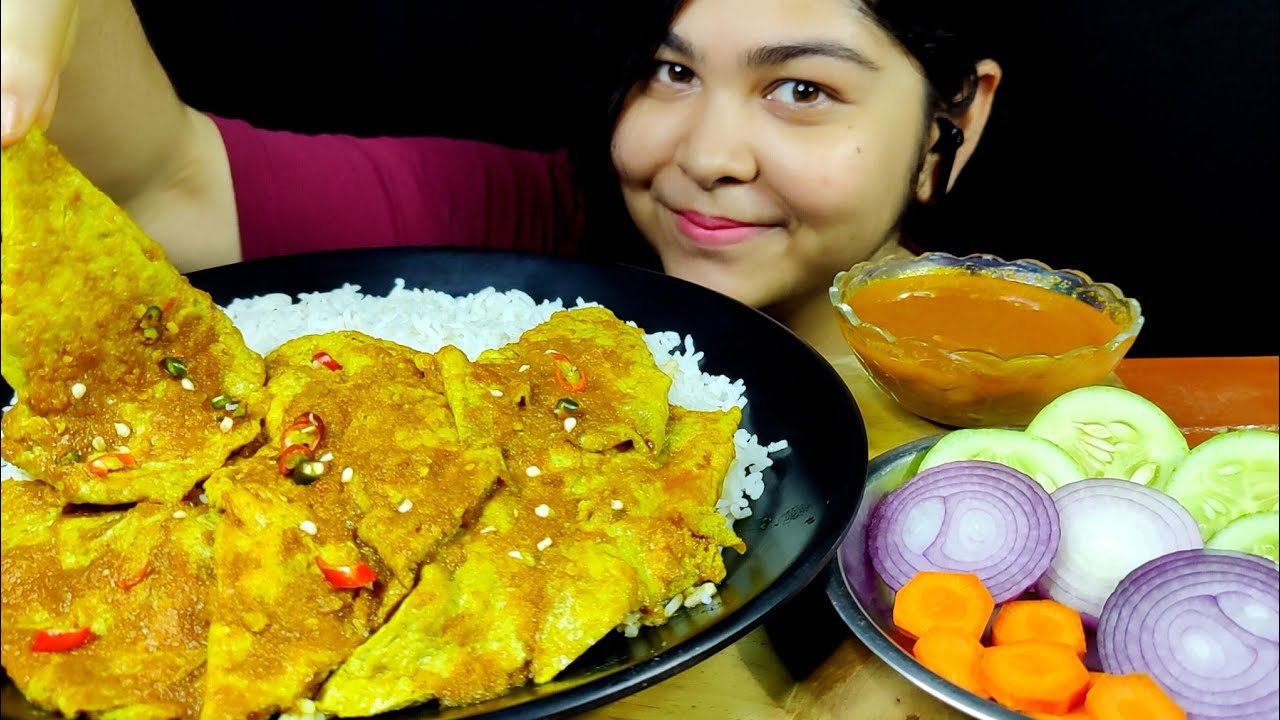 Eating Egg Omelette Curry with Rice | Eating Show | Mukbang | Indian ...
