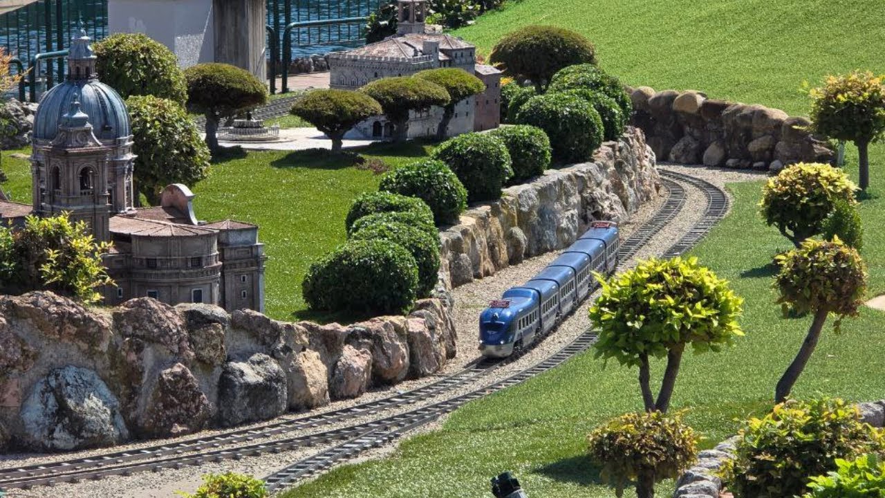 Italy In Miniature: Travel Through The Country's Most Famous Sights In ...