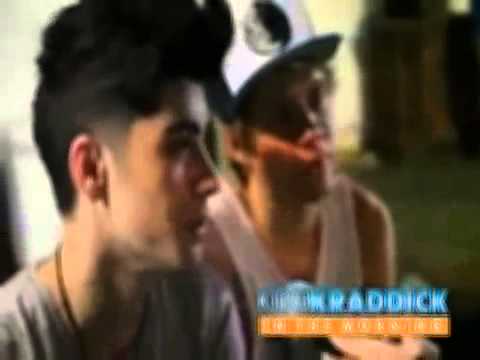 Zayn malik talks about samosa