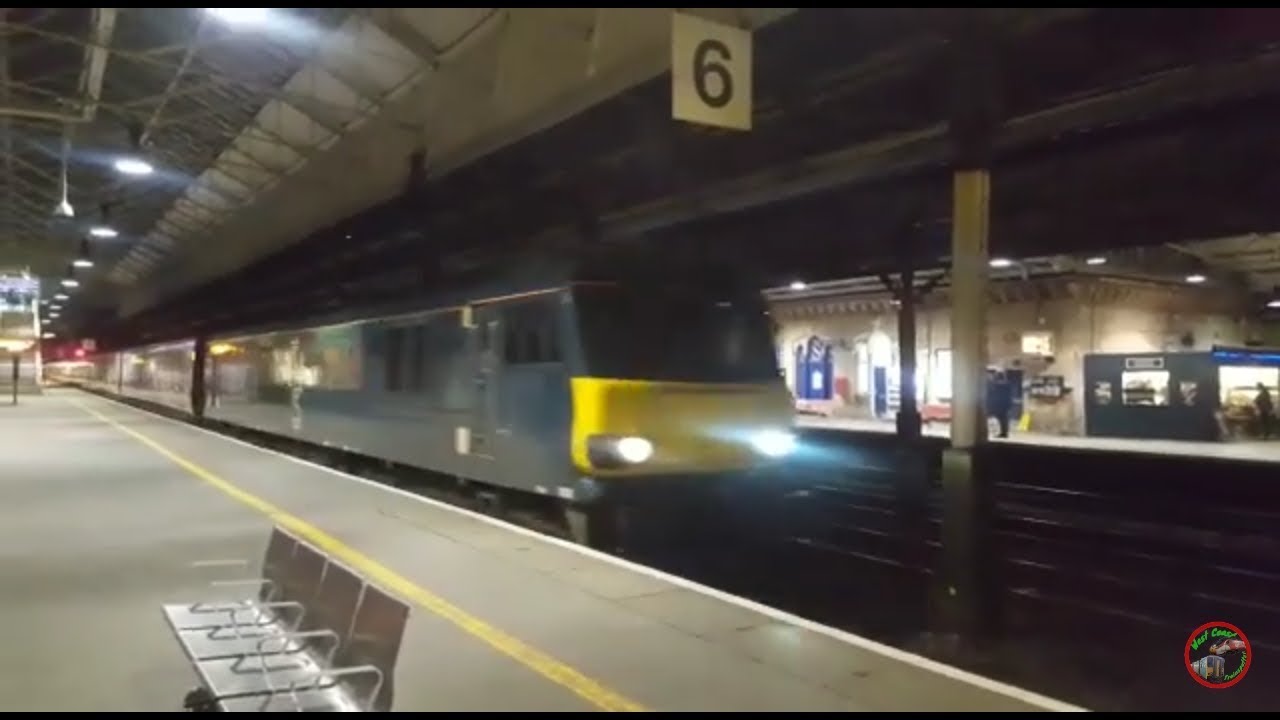 Caledonian Sleeper class 92 & CAF Mk5's arrive at Crewe - YouTube