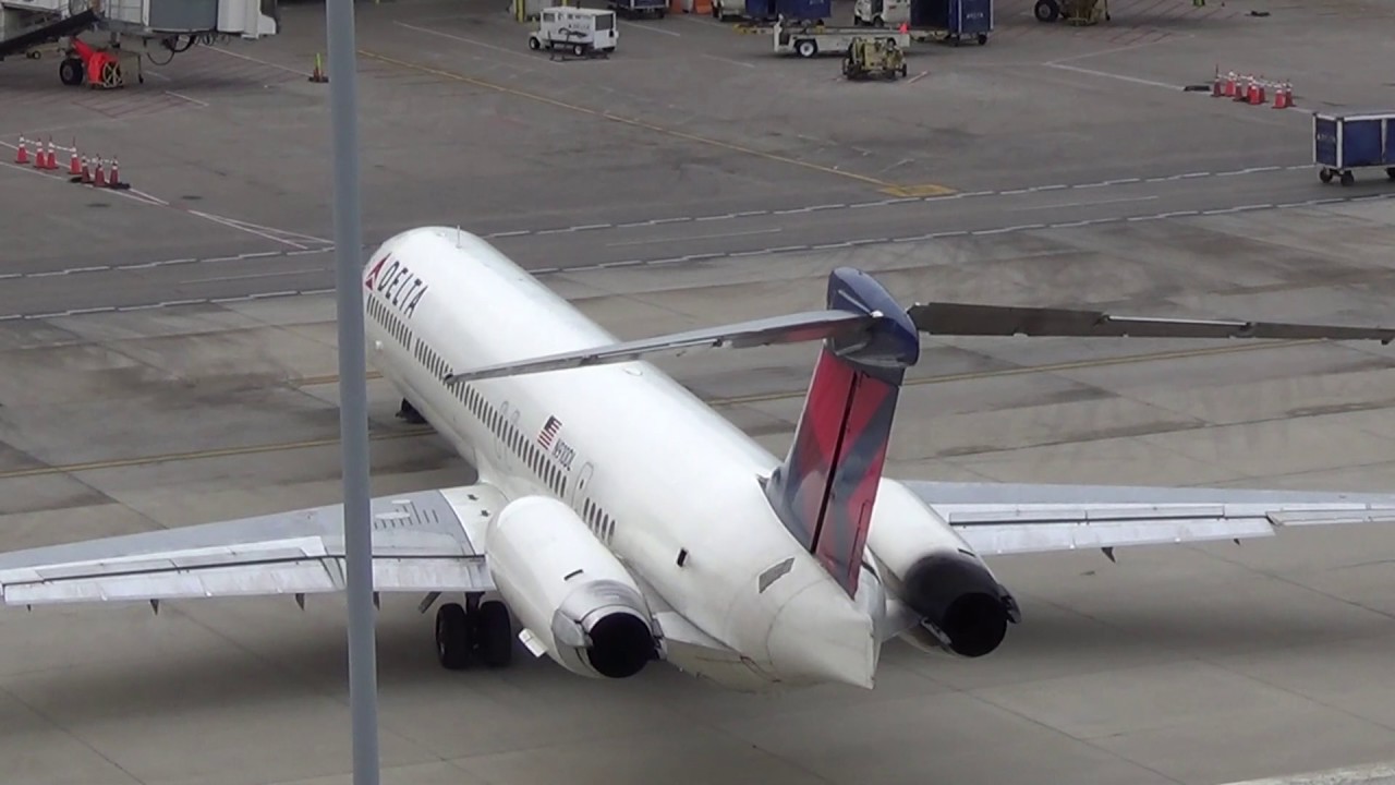 Delta Airlines MD-88 [N910DL] Push Back/Start-Up/Taxi/Takeoff - YouTube