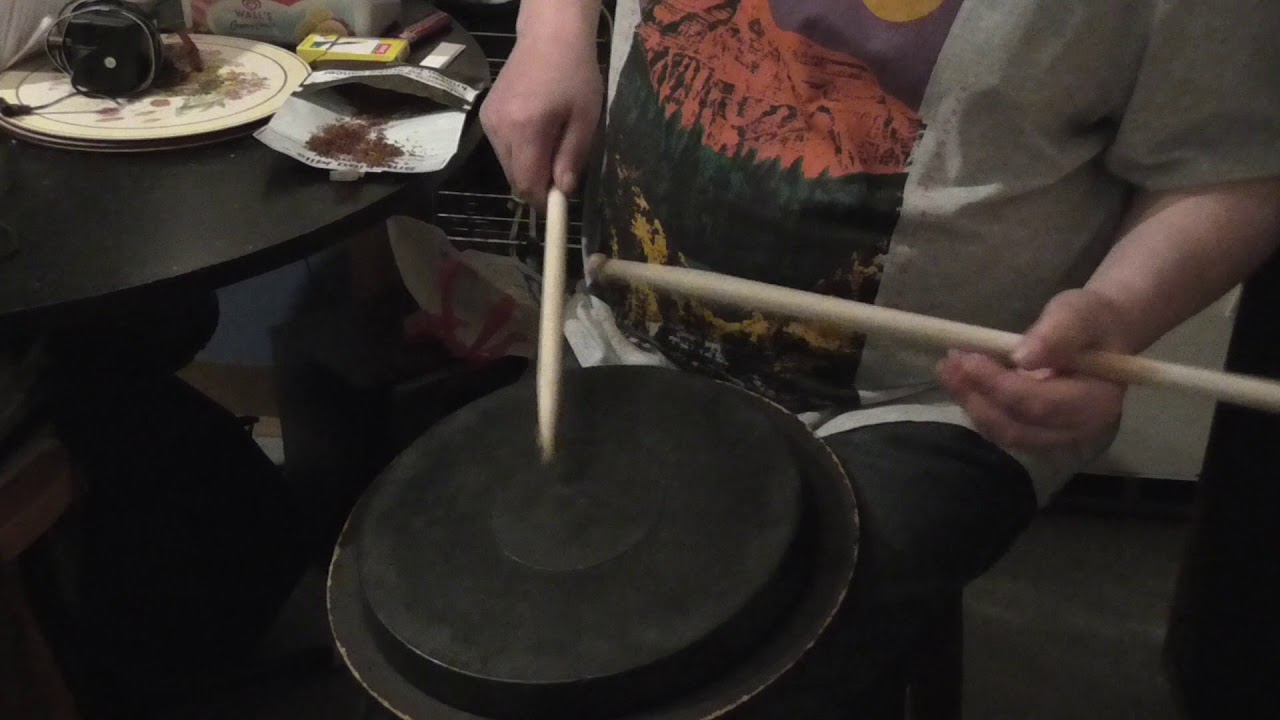 Practicing pipe band snare drum - YouTube
