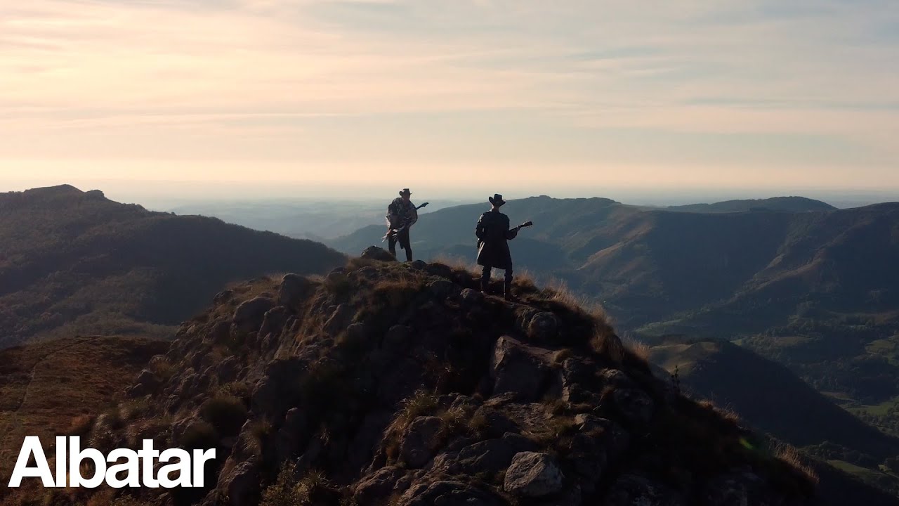 Albatar - The Mountain Guy [Clip Officiel] - YouTube