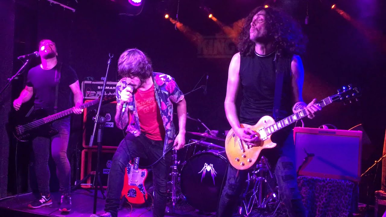 LA RED o cómo quedar atrapado en el lado más violento de la realidad ...