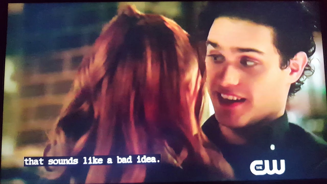 Legacies- 1x11 The slug falls out of Hope's ear+ the Unicorn dies - YouTube