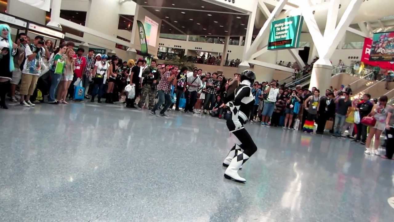 Dancing Female Black Ranger - YouTube