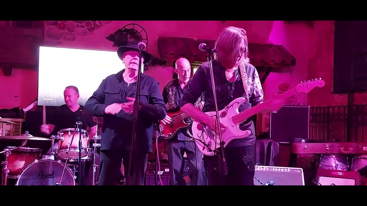 Twelve Bar Blues Band....Every day l have the Blues... - YouTube