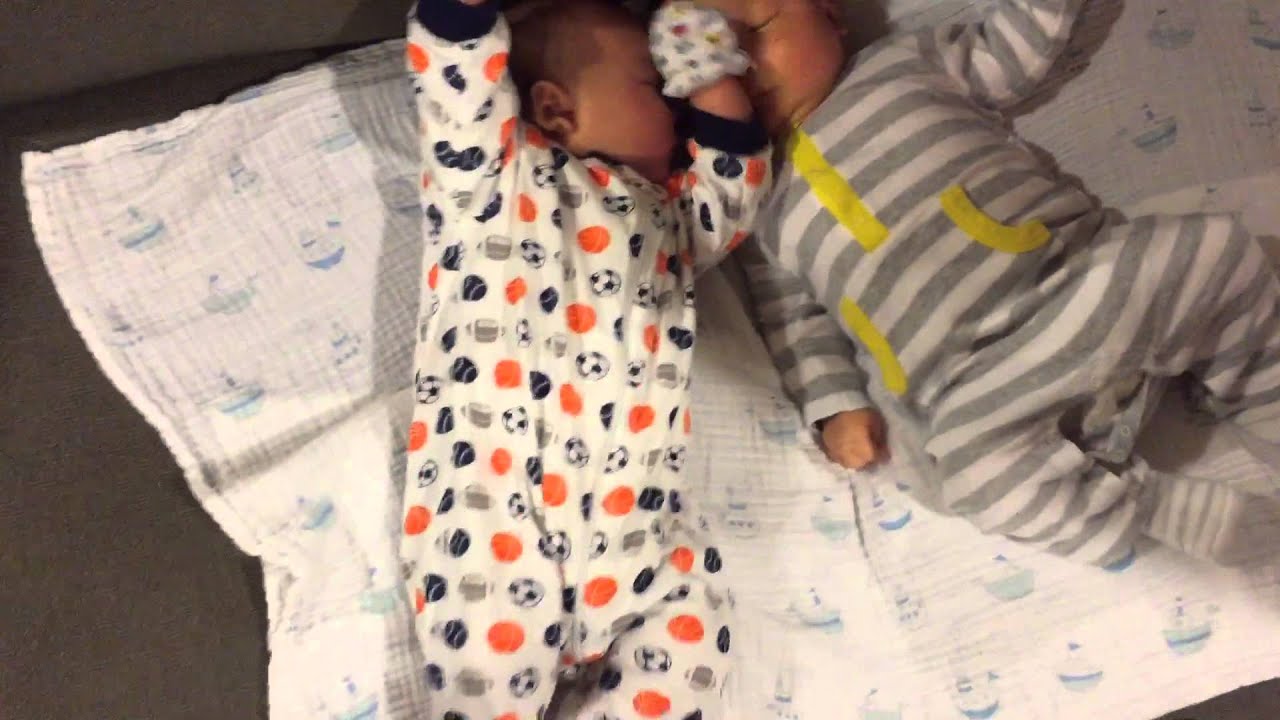 Best Friends Babies Meet First Time - YouTube