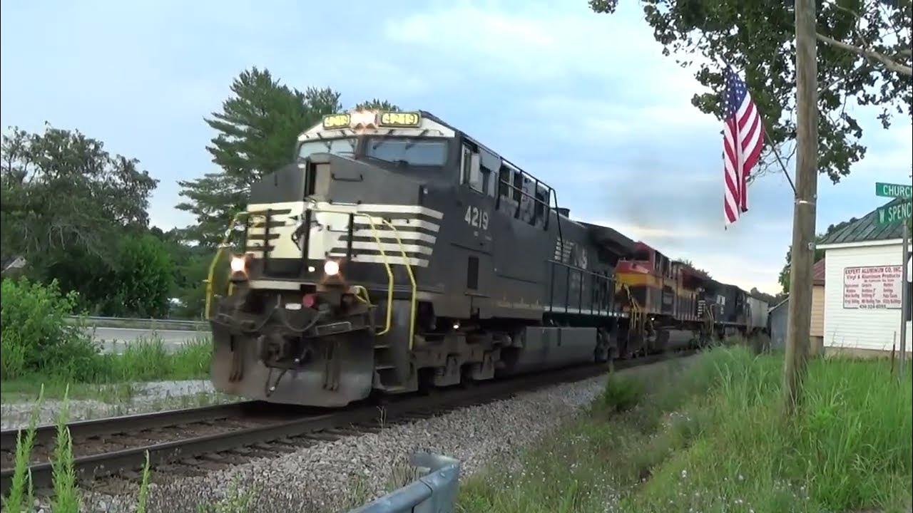 NS 64D Ethanol loads by Hurt 7 4 23 NS AC44 KCS SD70ACe NS AC44 notch 8 - YouTube