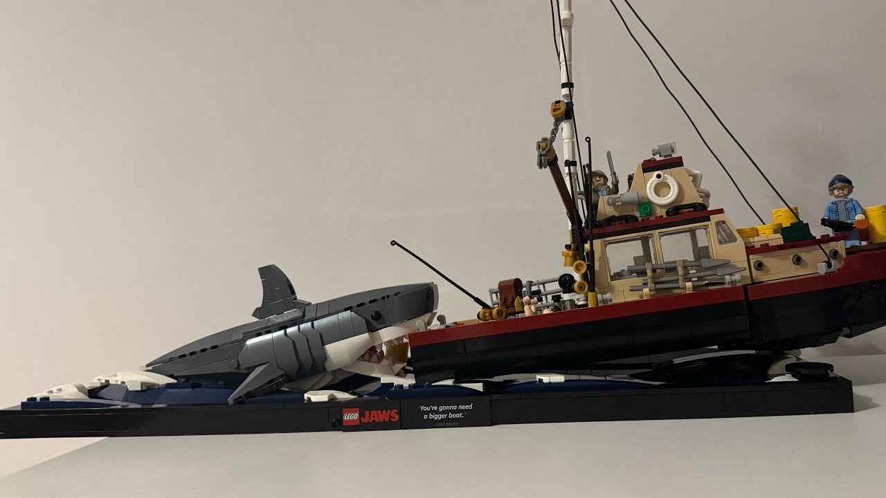 Review and Speed building the new Lego Ideas Jaws Set 21350 || Shane ...