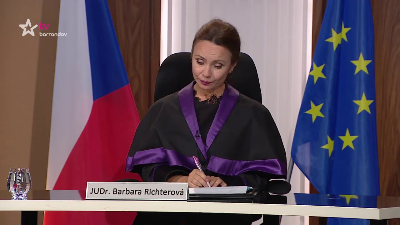 Soudkyně Barbara (2018/139) - Sousedé na život a na smrt - YouTube