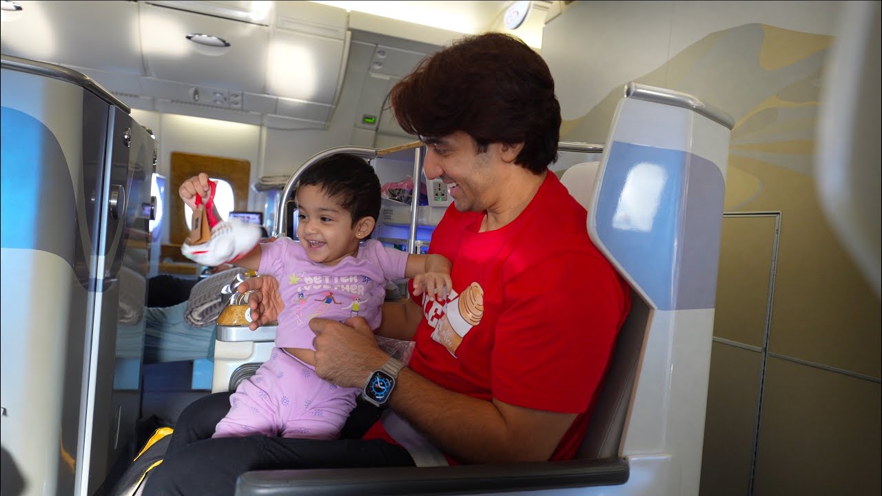 MUMBAI TO NEWYORK FLIGHT PE Unexpected cheez hogai - YouTube