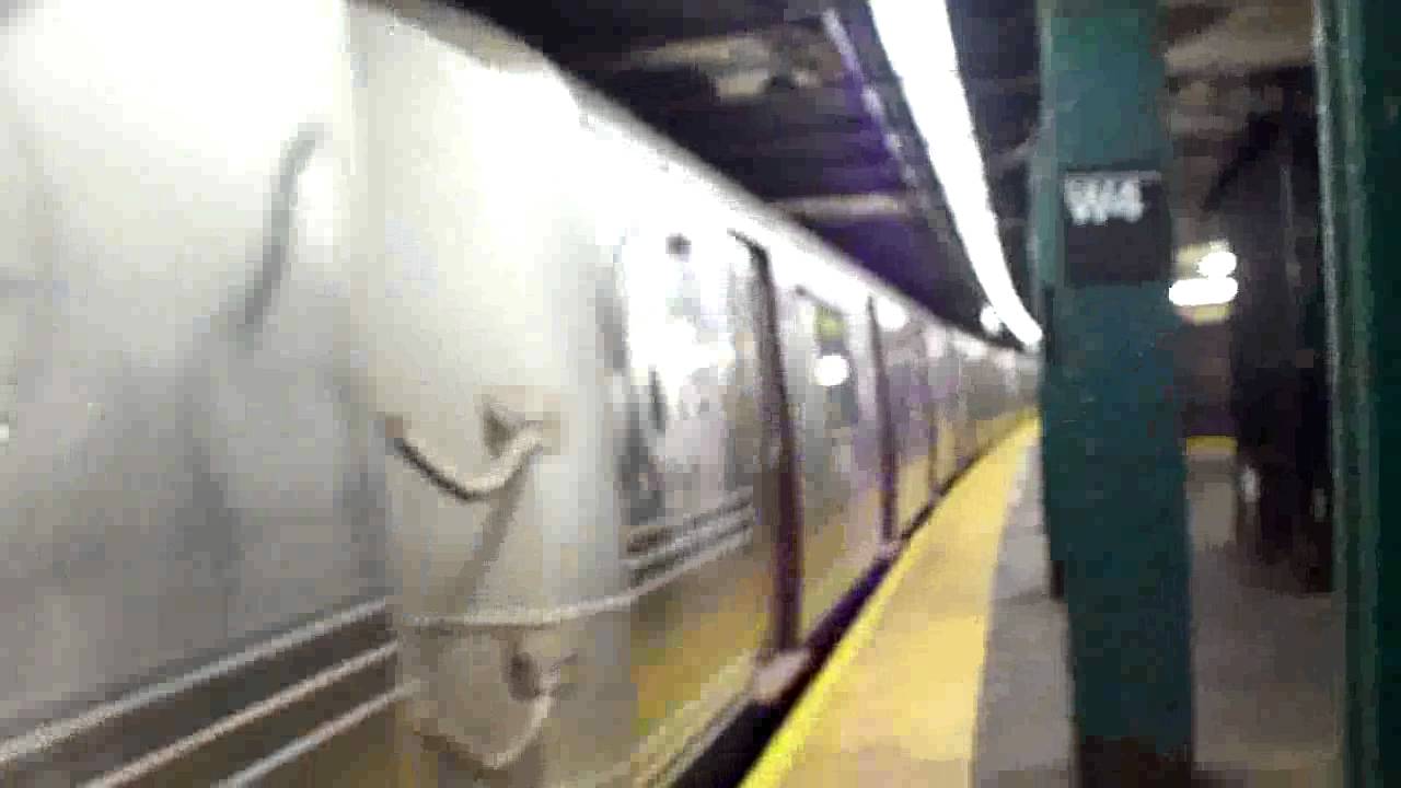 NYC Subway: R46 (V) Train Leaving West 4th Street-Wasington Square ...