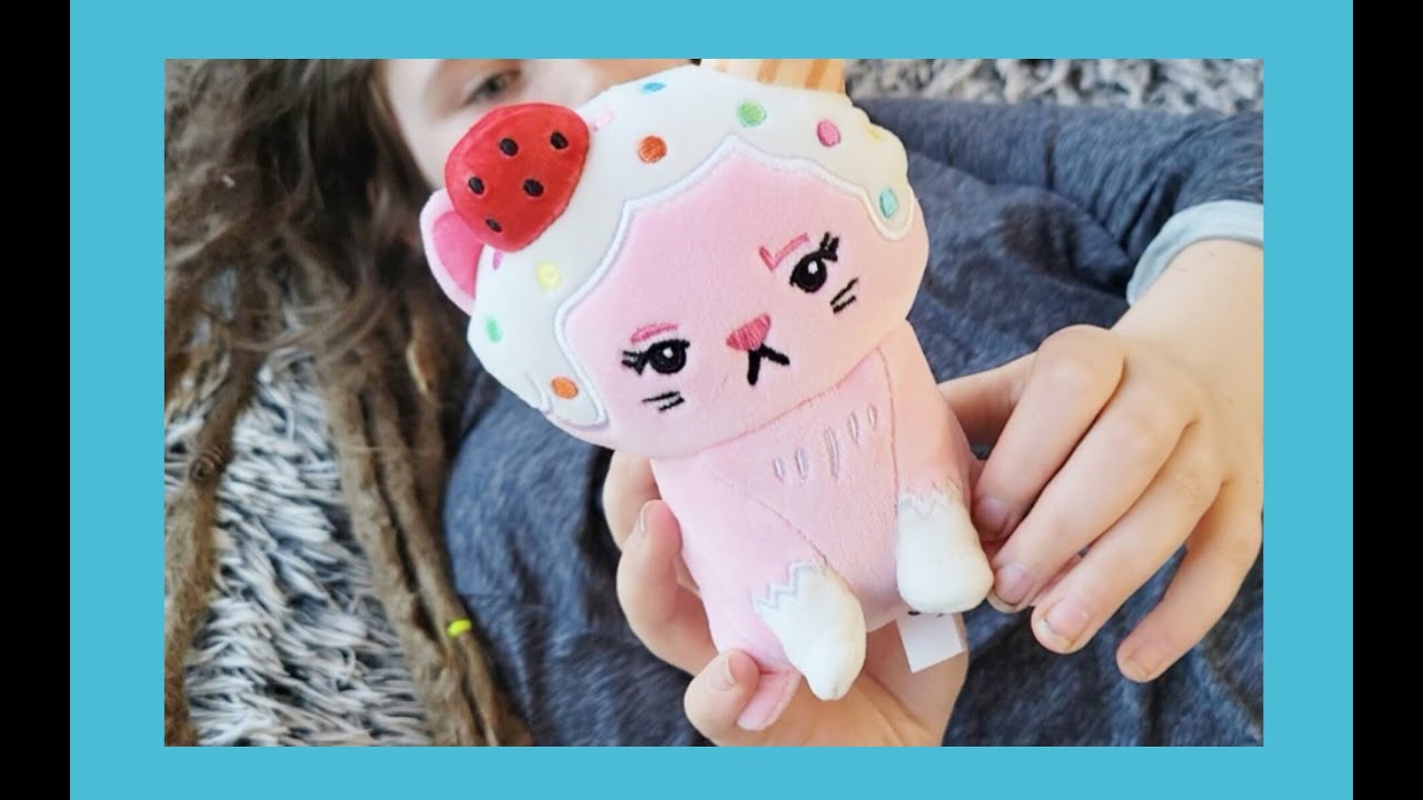 Moriah Elizabeth official Merch Shelly plush - YouTube