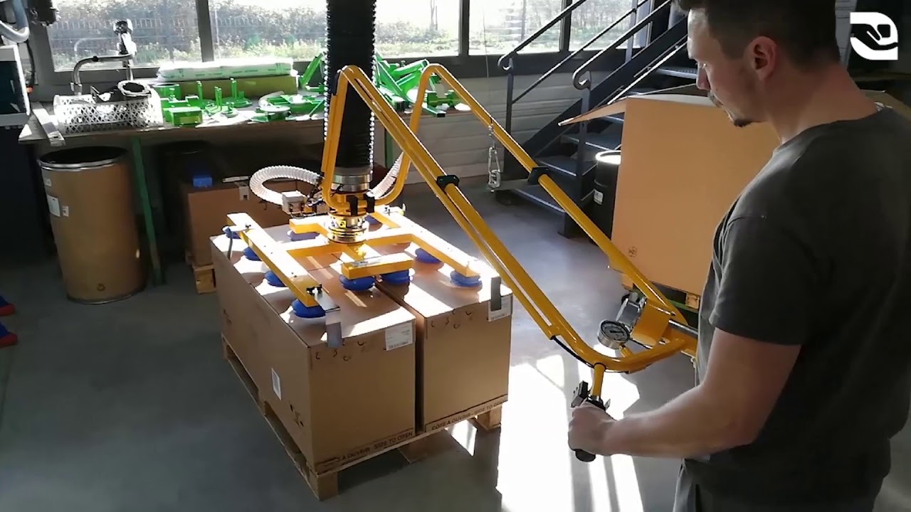 Comment manutentionner plusieurs cartons à la fois - YouTube