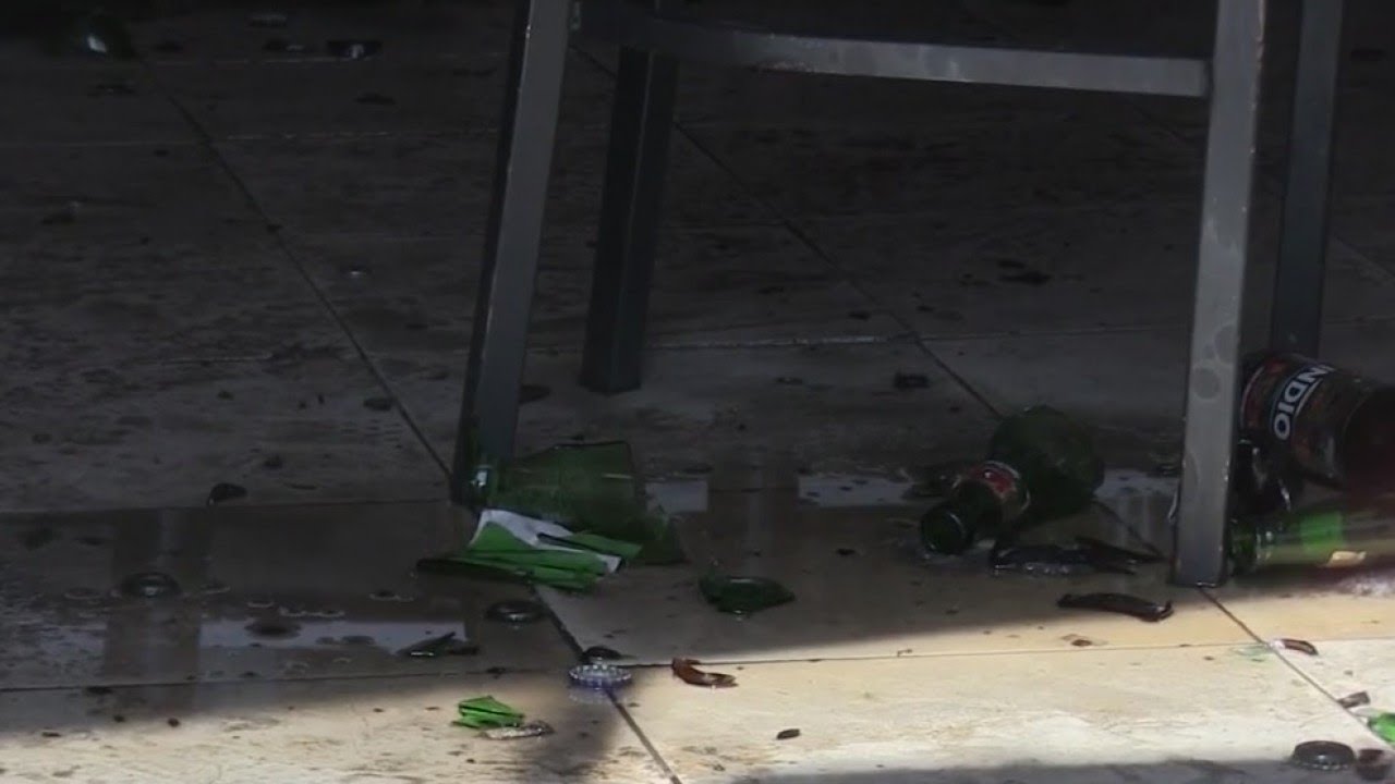 Man killed, another injured in Juarez bar shooting - YouTube