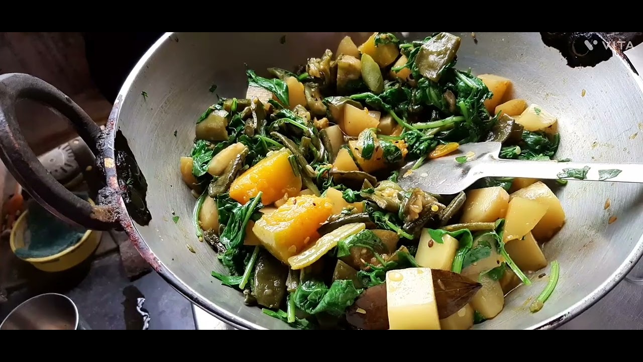 PALONG SHAK CHANCHRA || BENGALI STYLE SPINACH RECIPE || পালং শাক ...