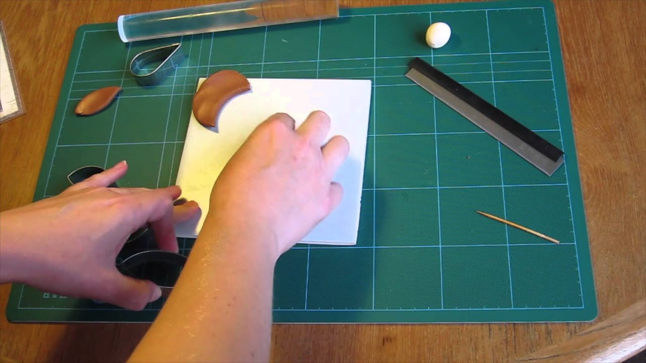 How to make glittery FIMO robins - YouTube