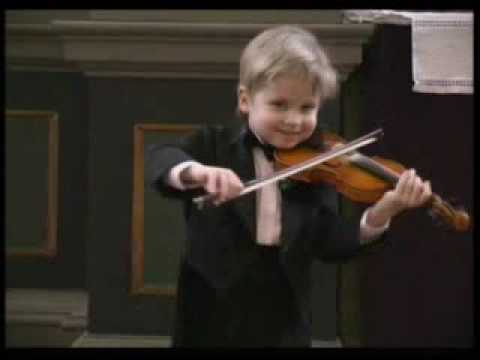 Lucas Wecker - 6 Jahre - Tschaikowsky - Violine - YouTube