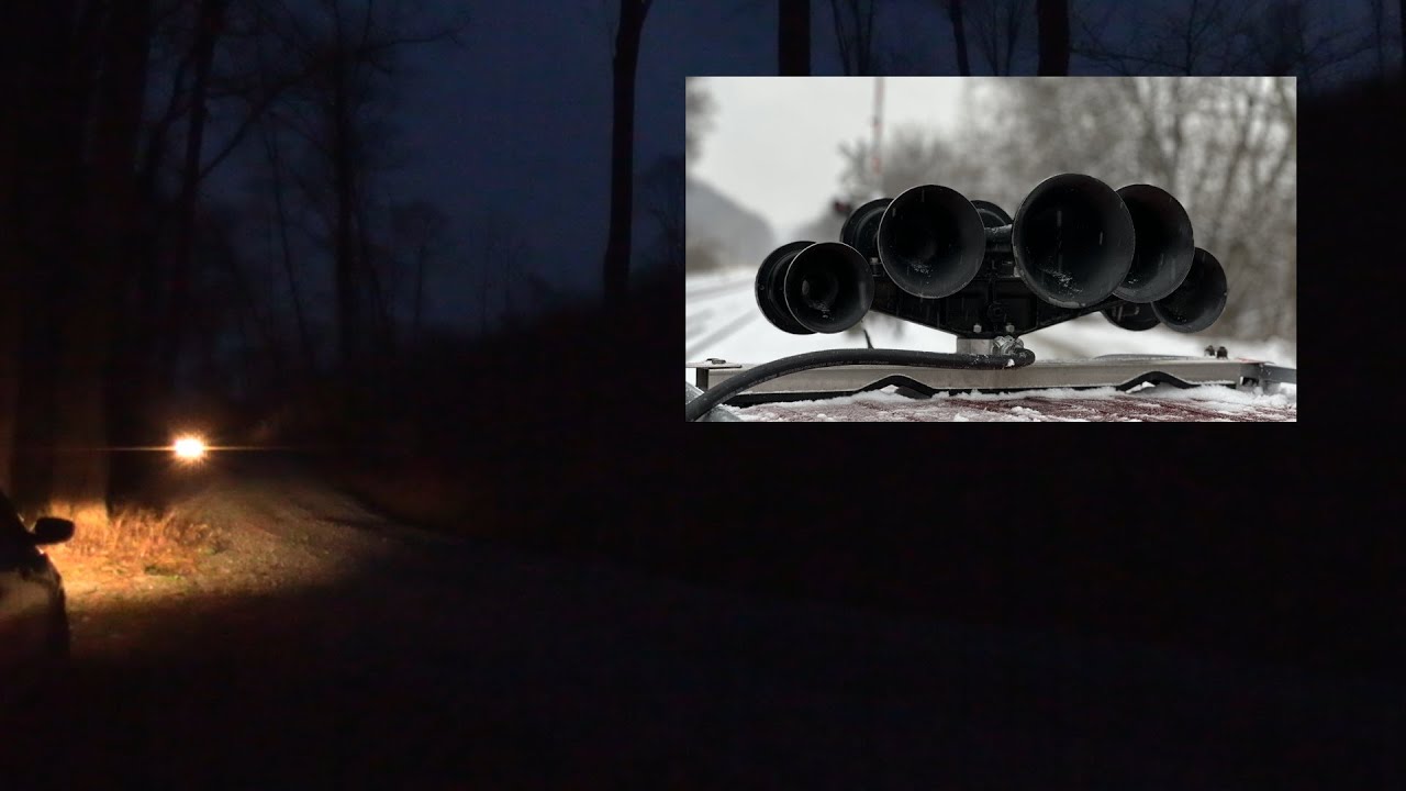 Nighttime Train Horn Runbys w/Crazy Echoes - YouTube