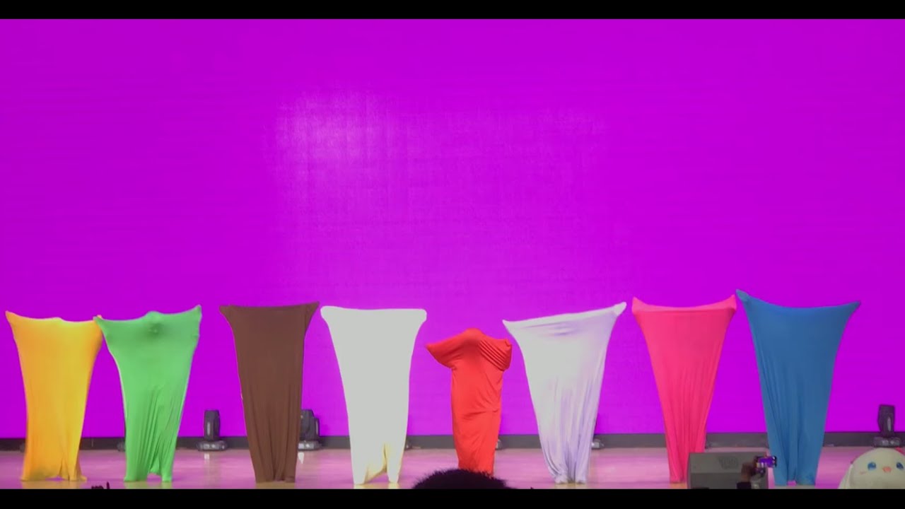 Chinese Silly Sack Dancers - YouTube