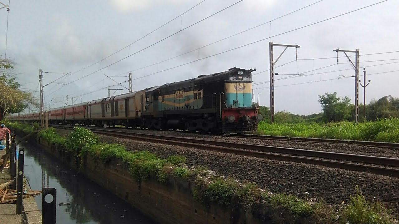 Xtreme Honking & Chugging action of Ice-Cream liveried Ratlam WDM3A ...