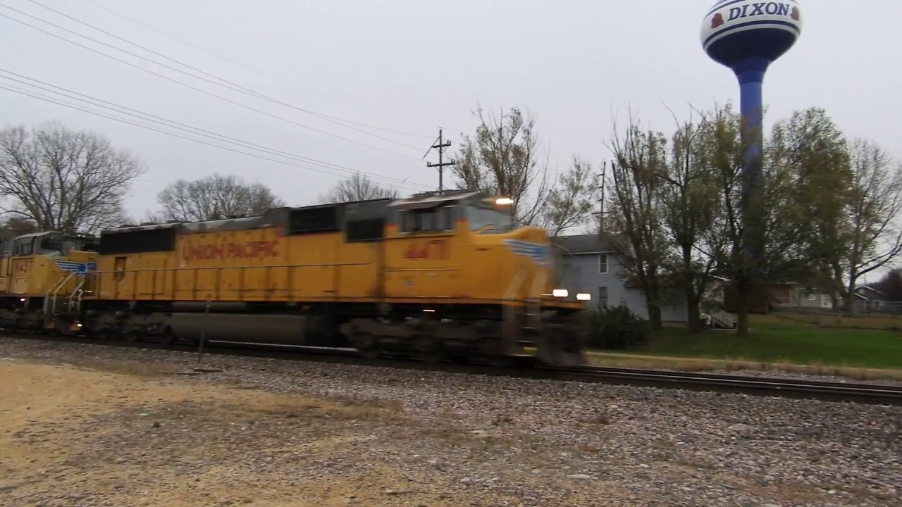 UP 4471 a SD70M leads a bird west through Dixon IL - YouTube