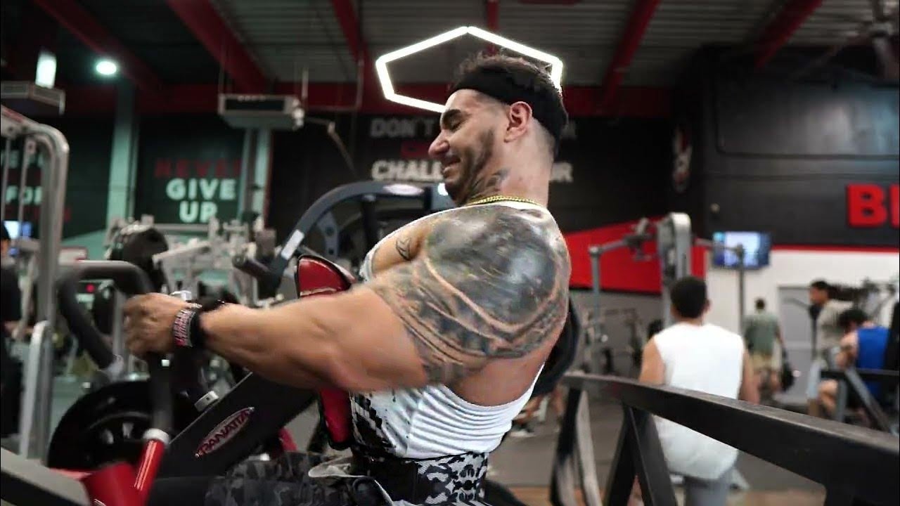 Bulk day 20 Back workout @JCVfitnesscenter - YouTube