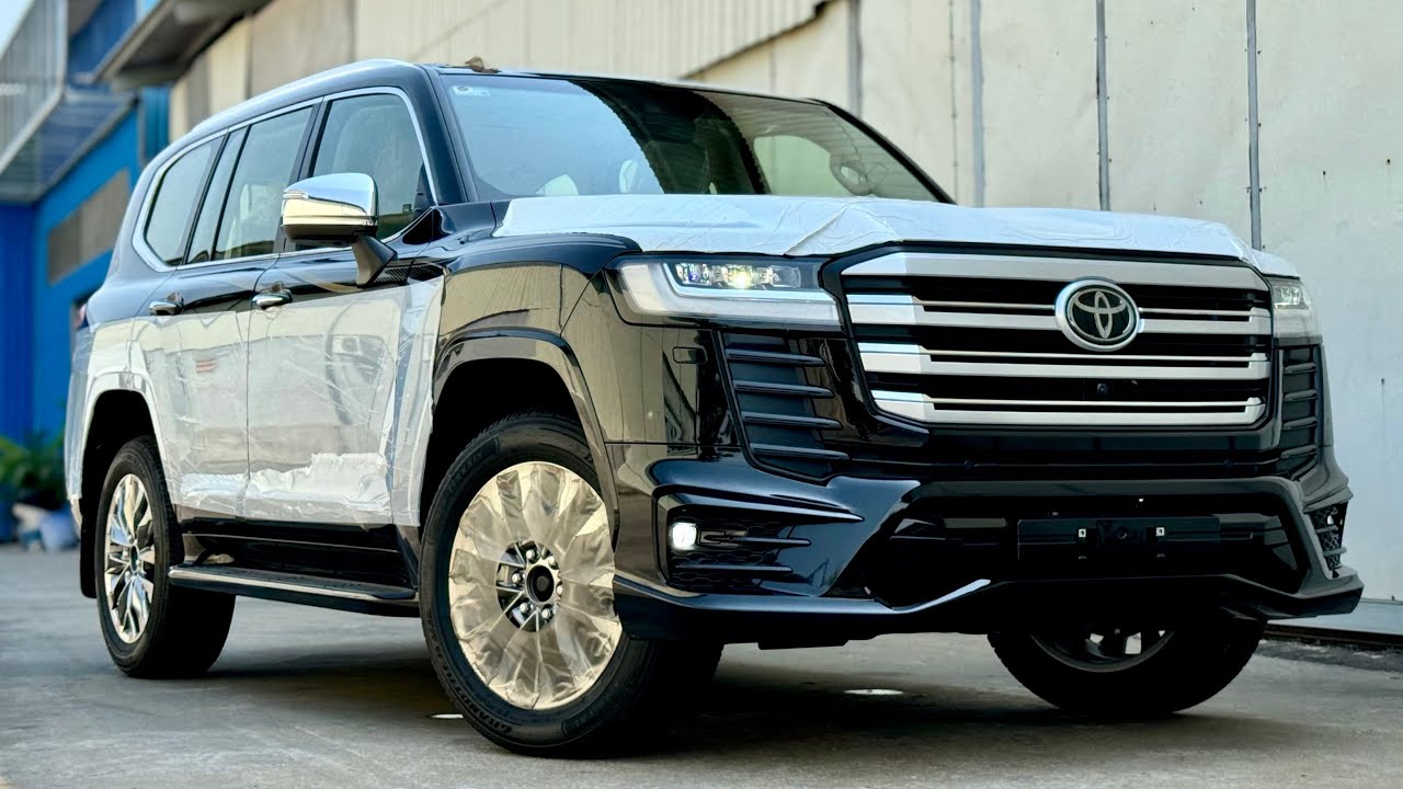 2024 TOYOTA Land Cruiser VX-R LC300 still King of The Road - Arab Spec ...