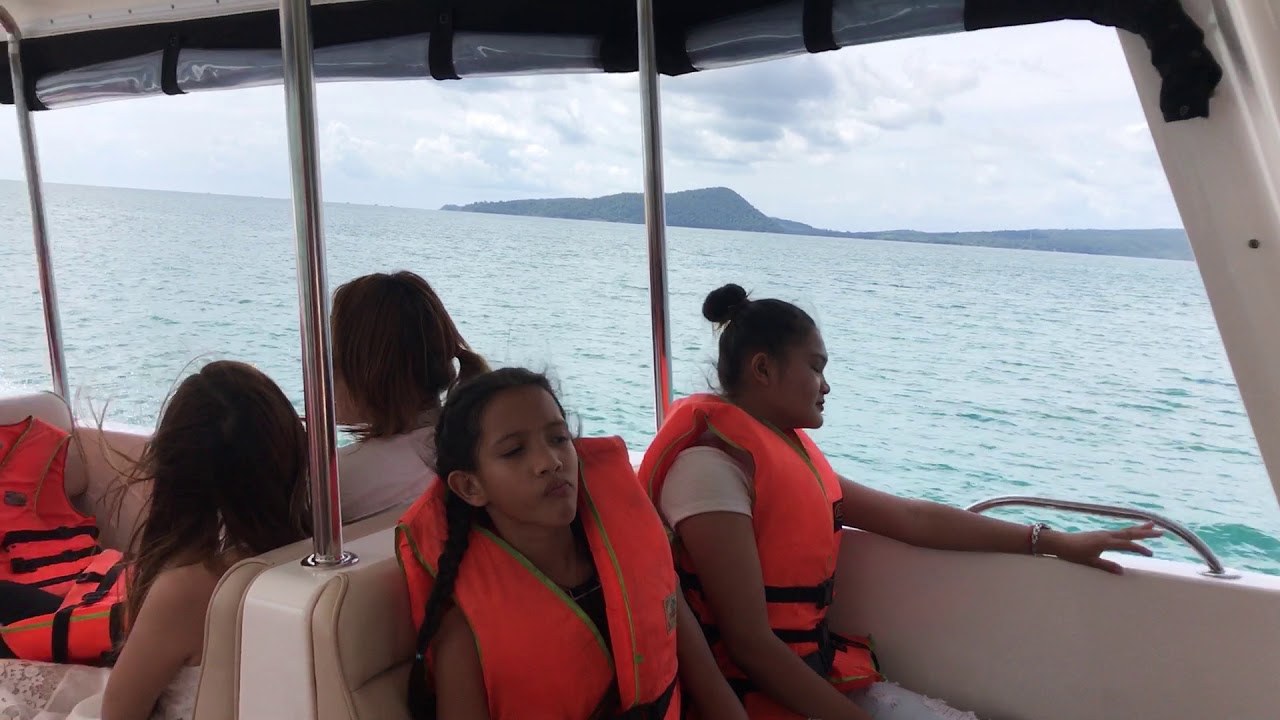 Koh Rong bateau rapide Cambodge speed boat 20 places - YouTube