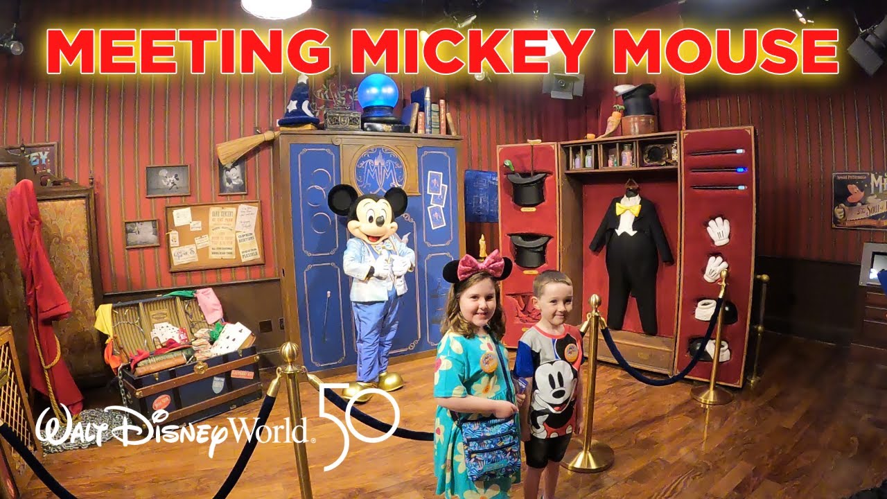Meeting Mickey Mouse at Town Square Theater, Magic Kingdom - YouTube