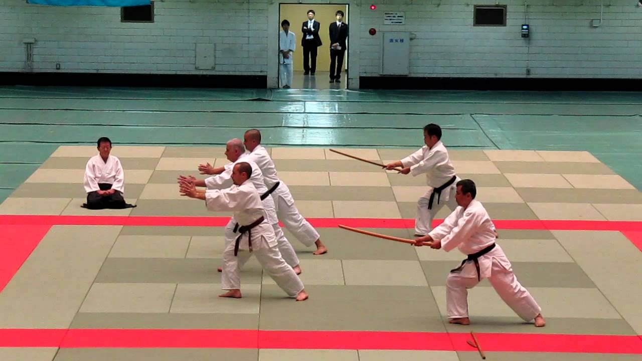 Inoue sensei - Aikido Yoshinkan - part1/3 - YouTube