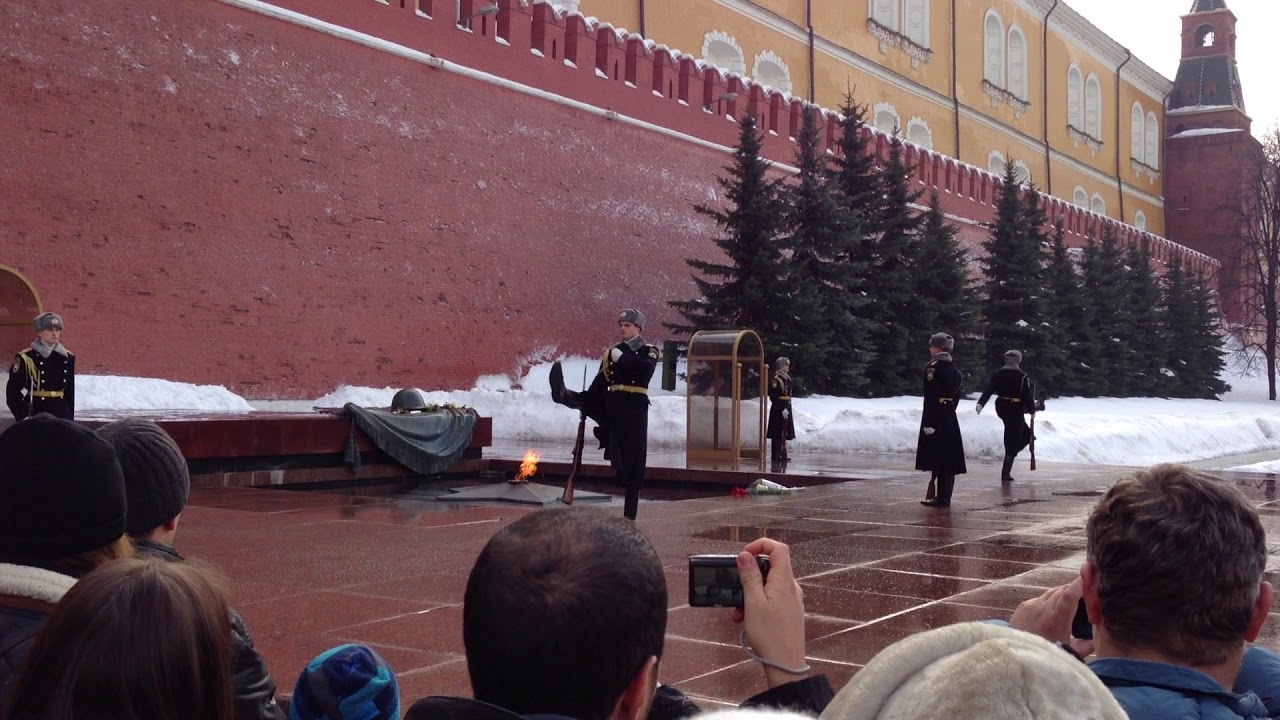 Changing of the Guard - Red Square, Moscow - YouTube