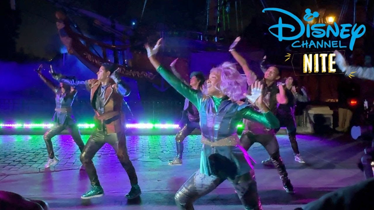 DescenDance – Disneyland After Dark: Disney Channel Nite - YouTube