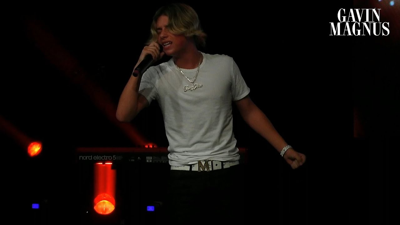 Gavin Magnus: "Personal" (Sessions Live Performance) (HD) - YouTube