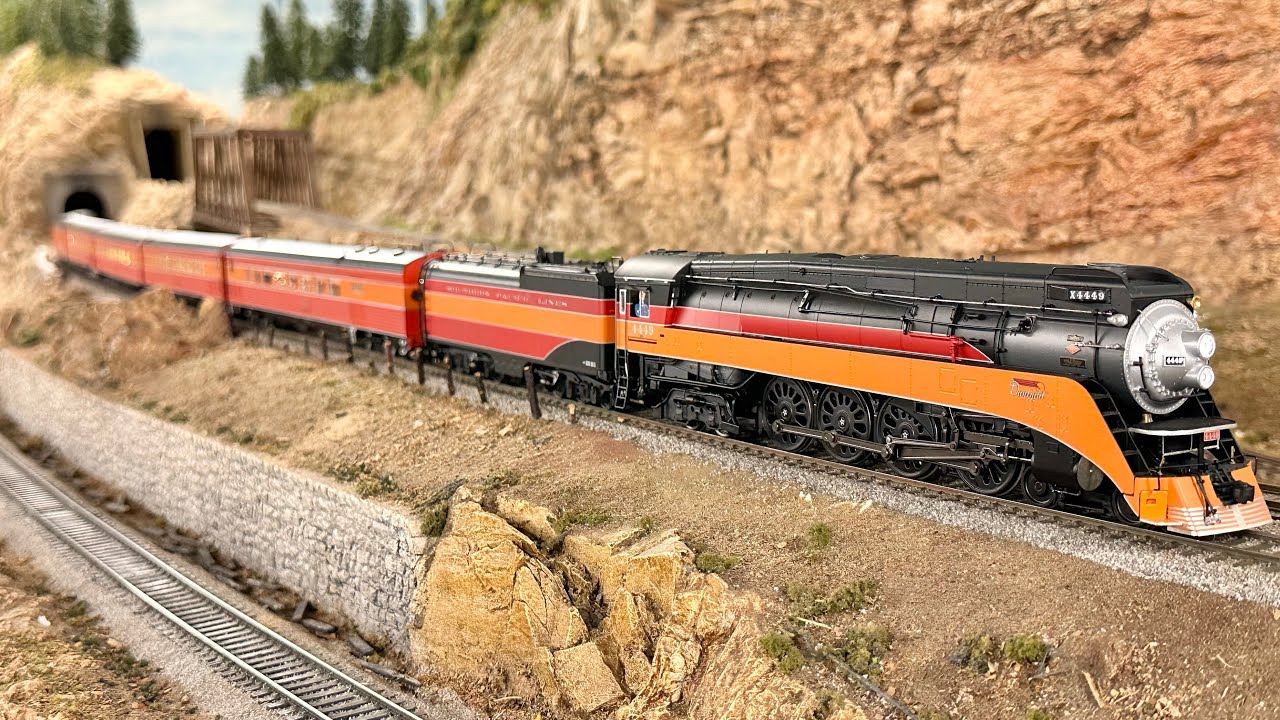 Broadway Limited GS-4 locomotive with Southern Pacific Daylight train ...