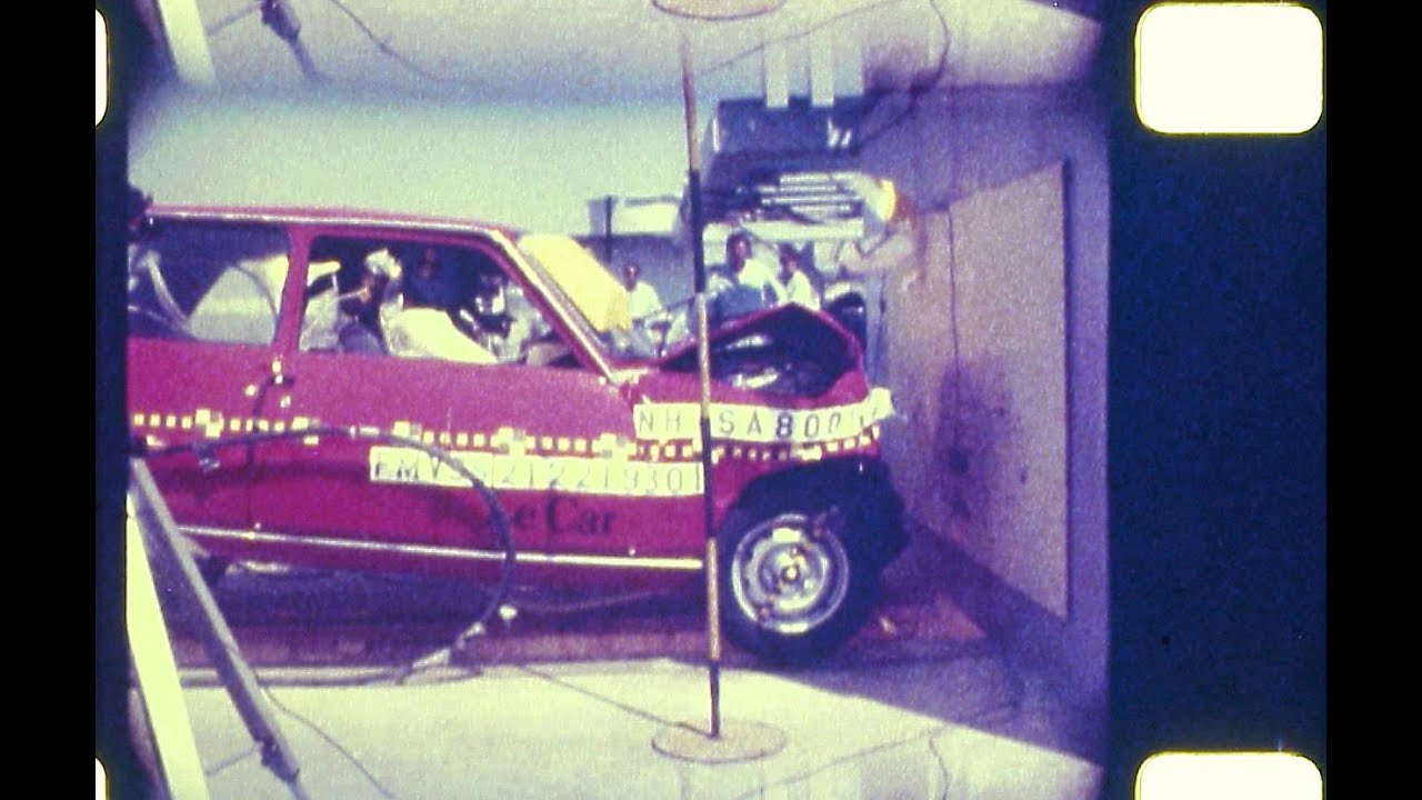 NHTSA NCAP #00218 1980 Renault LeCar - YouTube