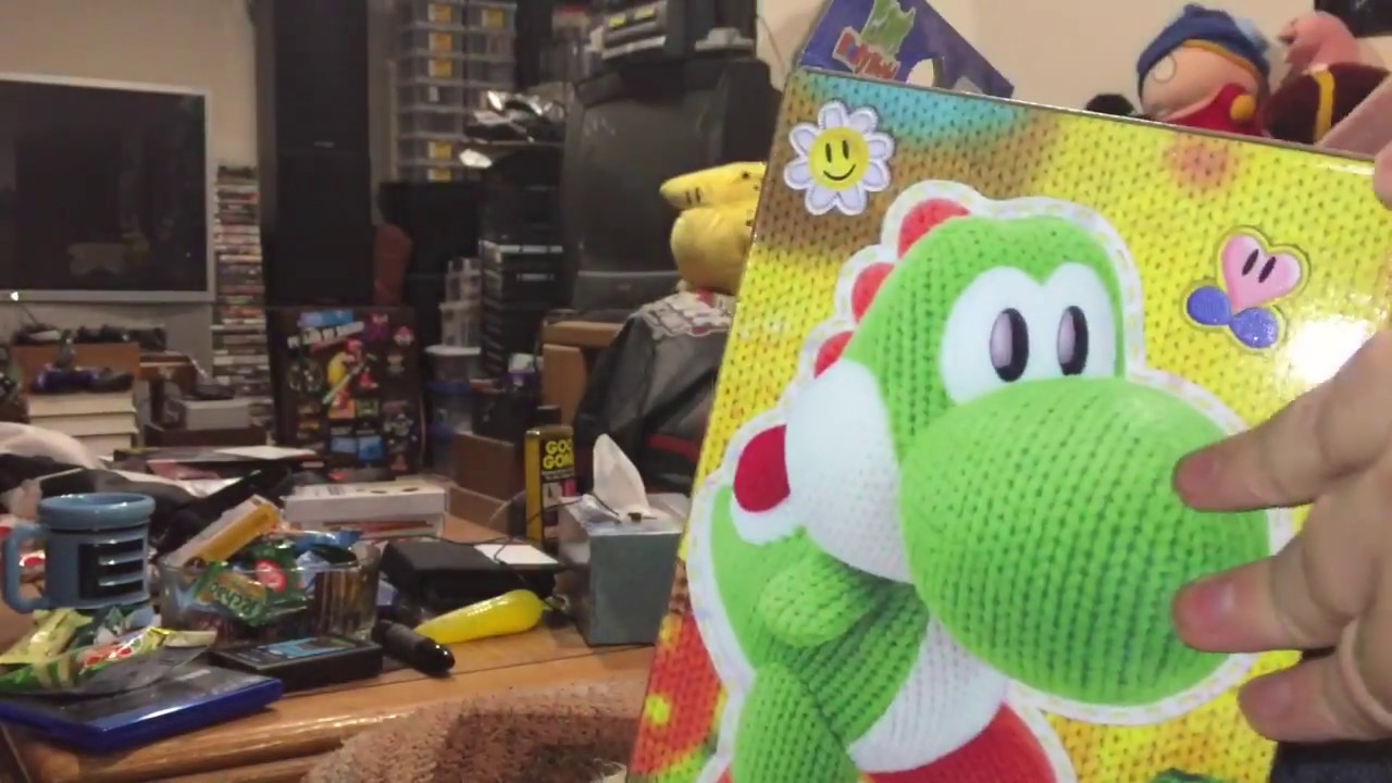 Unboxing a Giant Yarn Yoshi Amiibo! - YouTube