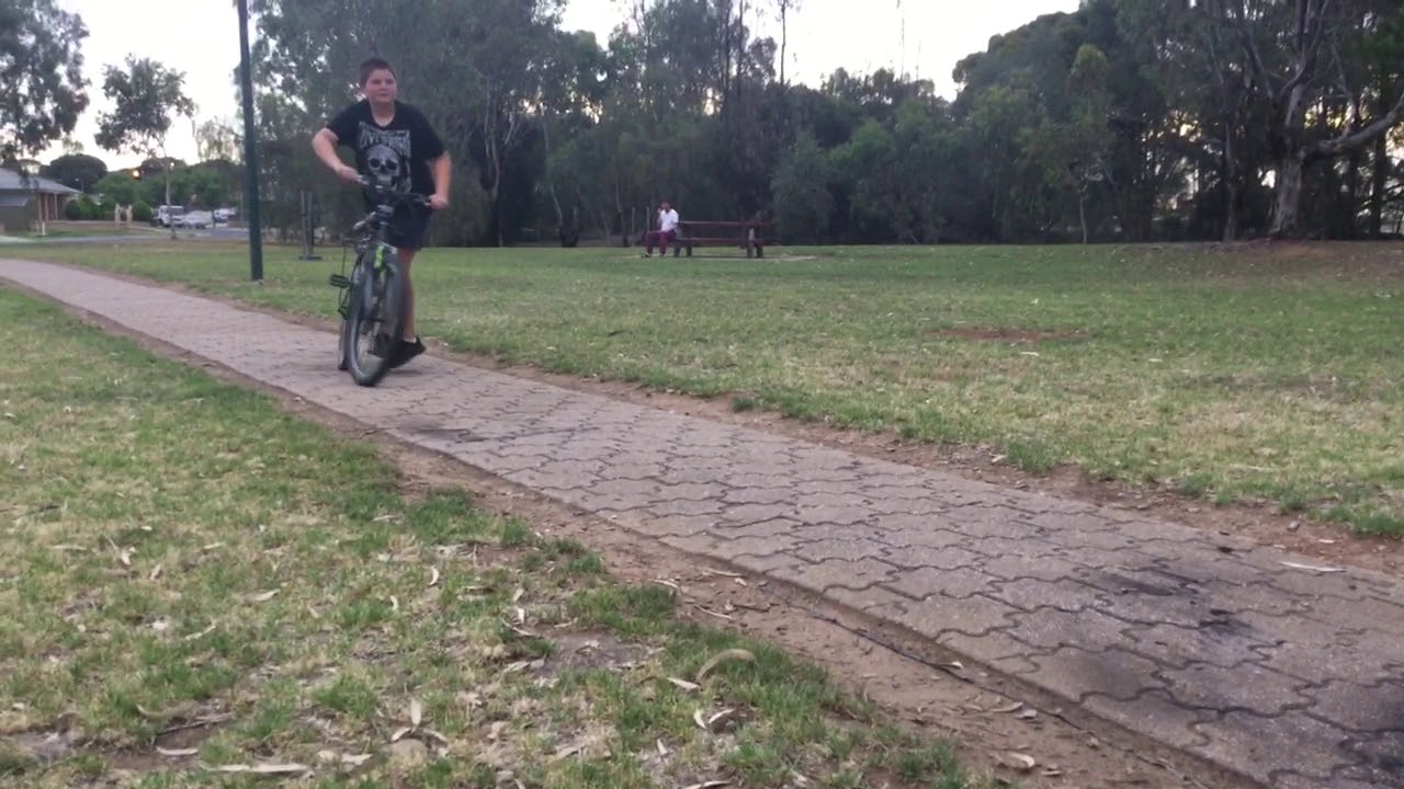 Doing a burn out on a motorised bike (Wheel exploded) - YouTube
