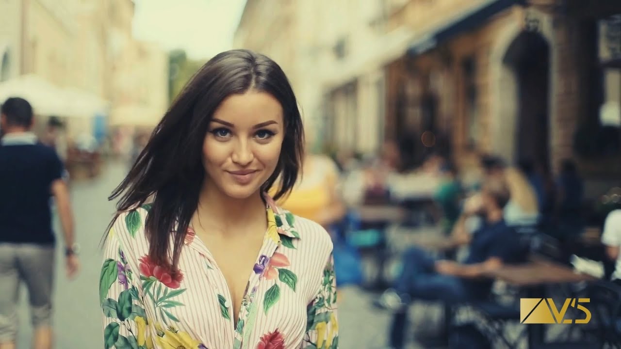 Johan Davis X Robbie Rosen - Eyes Of Istanbul (Official Video Extended ) - YouTube