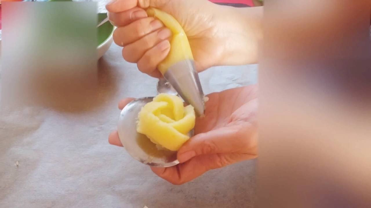 How to pipe a potato Rose 薯泥擠花 : 玫瑰 做法 - YouTube