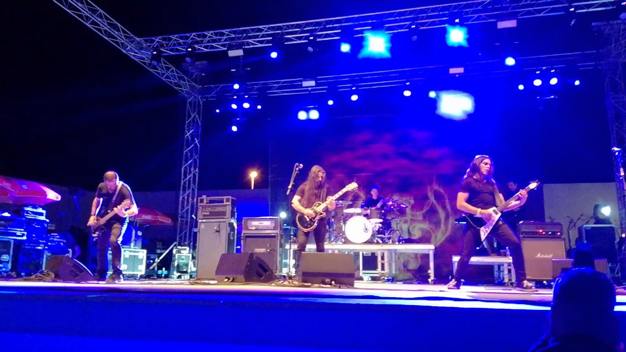 Tierra Santa - Indomable / Z! Live Rock Fest Zamora 2017 - YouTube