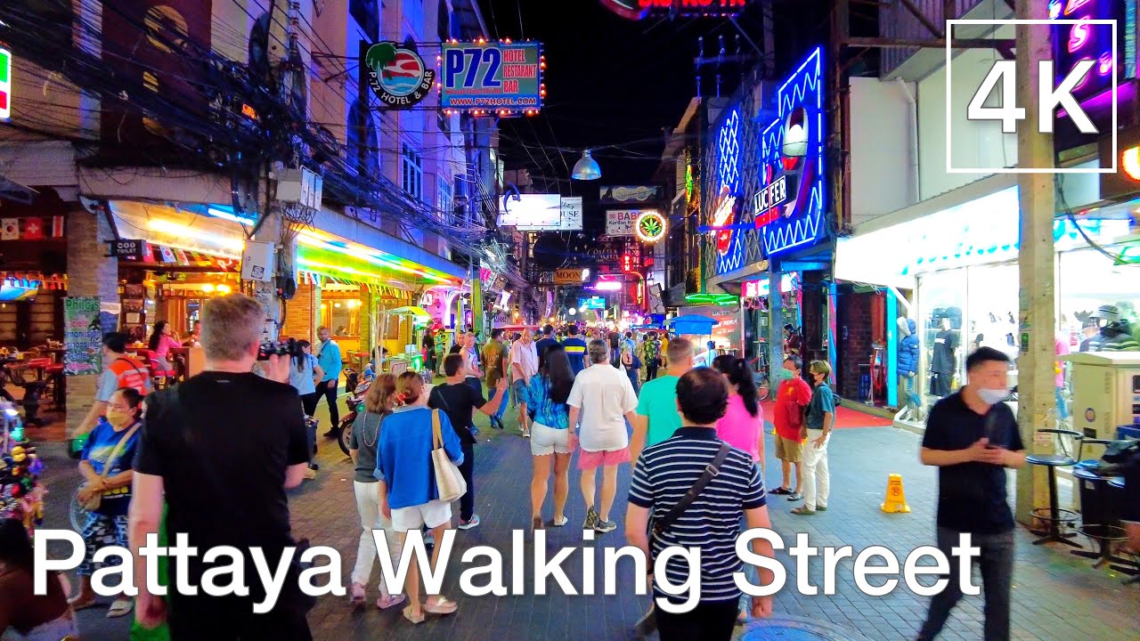 🇹🇭 Pattaya Walking Street in The End of The Year Season (2022) | 4K ...
