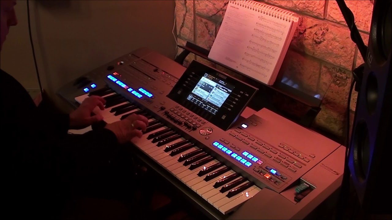 Rhinestone cowboy - Glenn Campbell (cover by DannyKey) on Yamaha ...