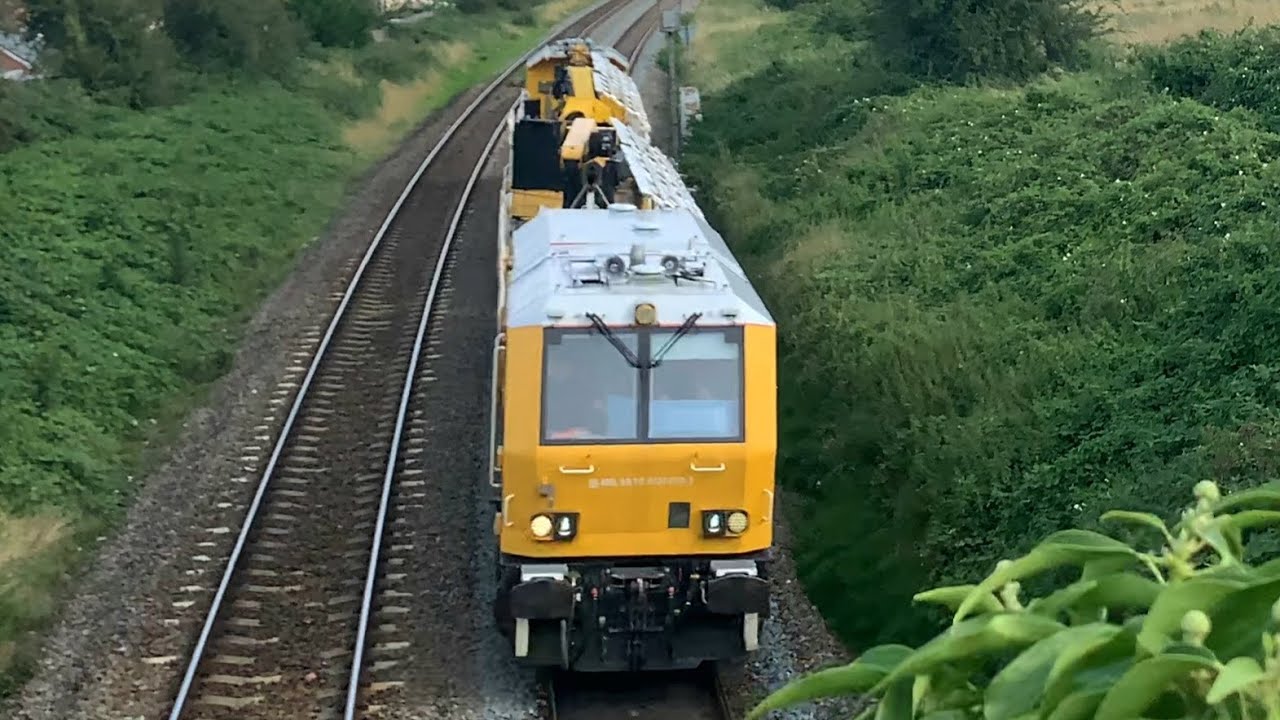 Network Rail MPV passing Mudhill Overbridge - YouTube