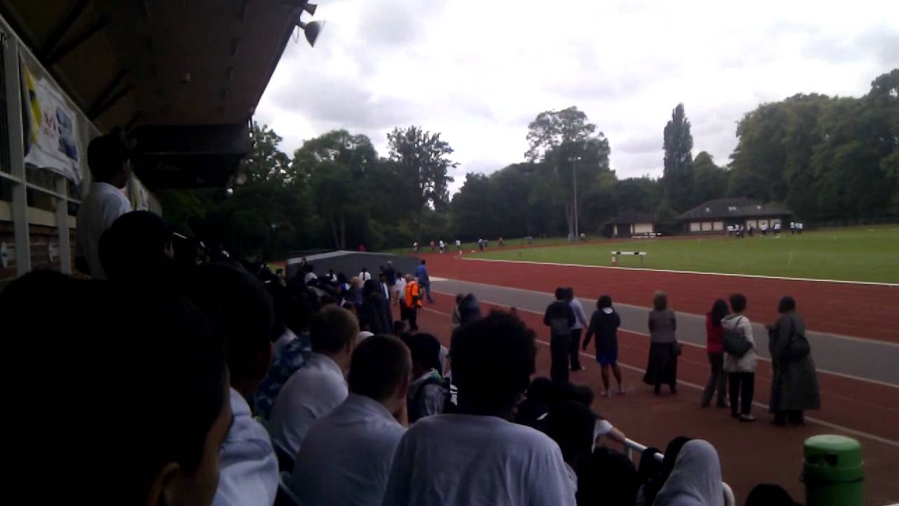 Yr 9 Relay Slough Eton - YouTube